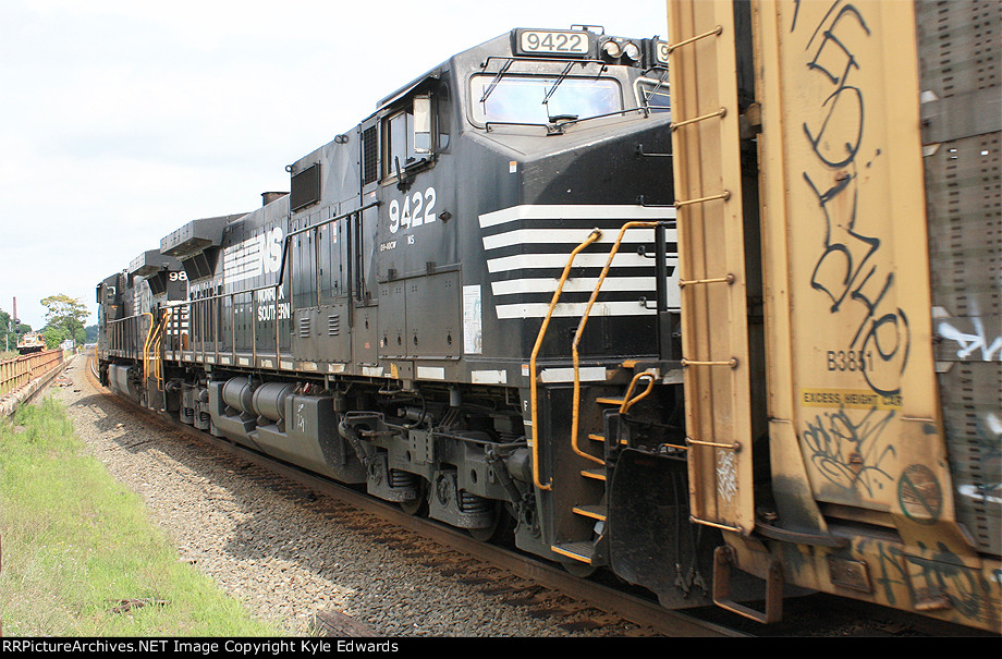 NS C40-9W #9422 on 18N